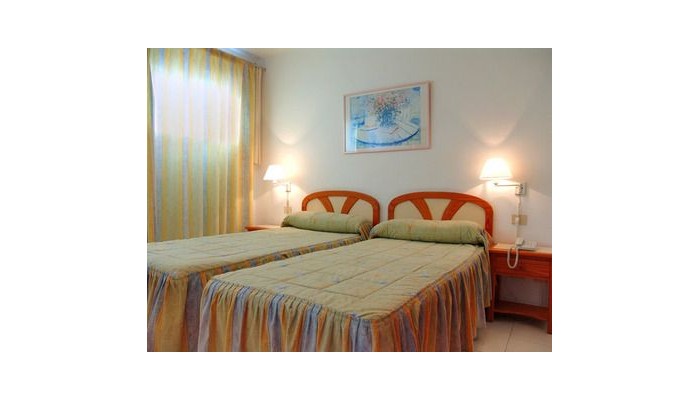 Hotel Ficus Apartamentos din Lanzarote Spania travos.ro